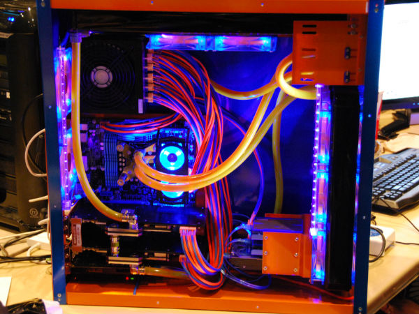 এবার জলের ফোঁটায় চলবে কম্পিউটার | Indo-American scientists develop ...