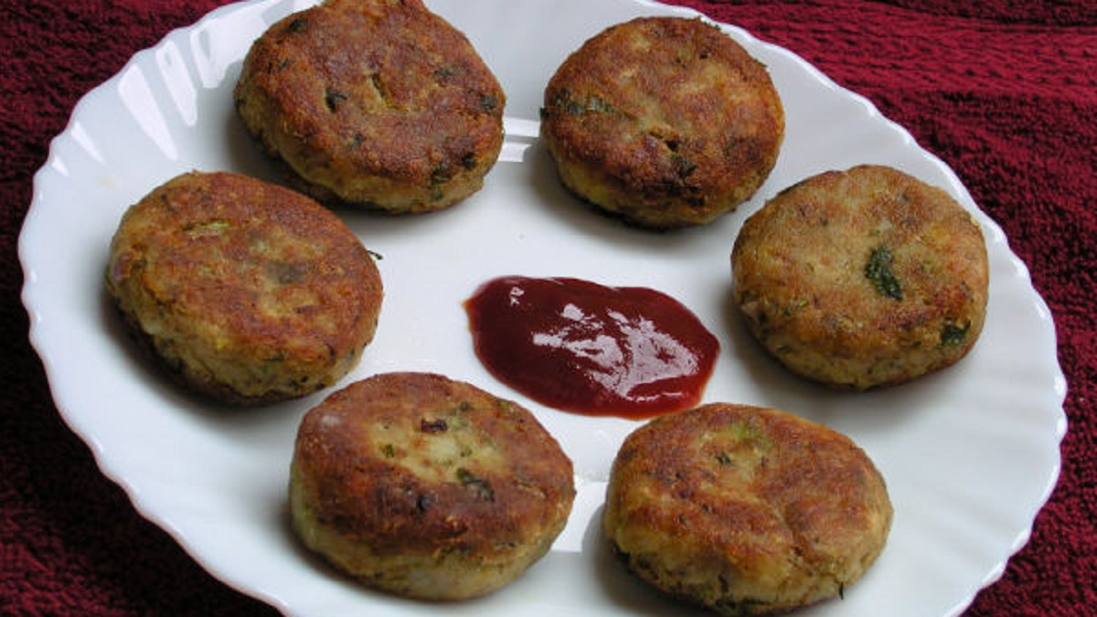 ফ্রিজে ভেটকি মাছ আছে? বিকেলে বানিয়ে ফেলুন মুখরোচক ফিশ চপ! | Bengali ...