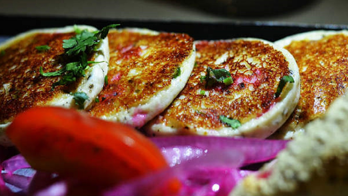 নিরামিষের দিনে কাবাব খেতে ইচ্ছে করছে? ঘরে পনির থাকলে বানিয়ে ফেলুন ...
