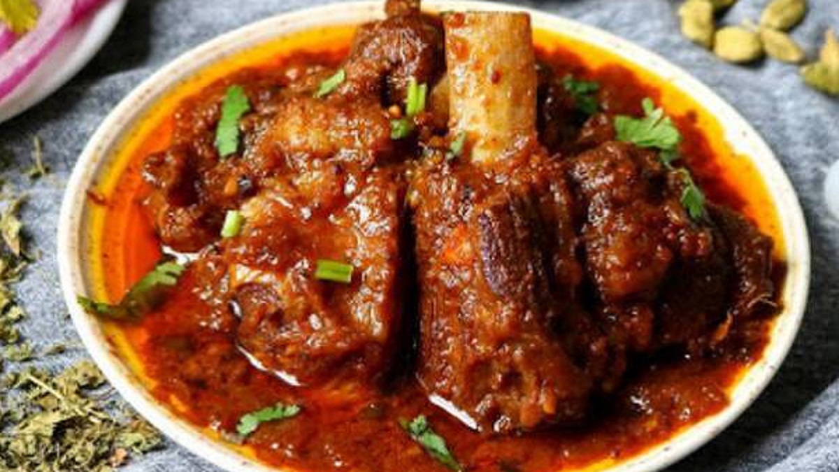 ছুটির দুপুরে গরম ভাতের সঙ্গে থাকুক মটন কোলাপুরি, জেনে নিন রেসিপি ...